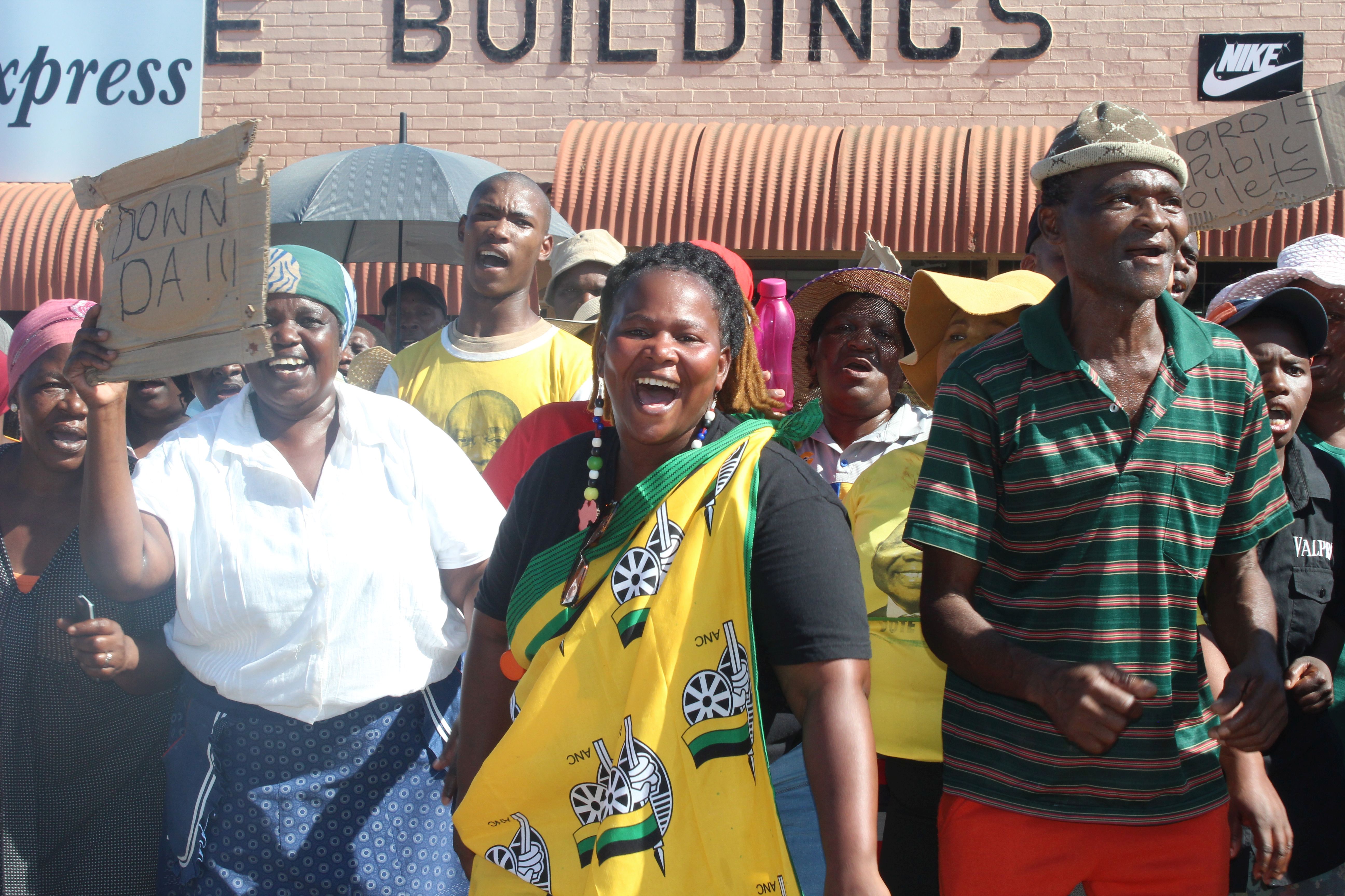 Three ANC Wards in Kouga march over ‘No Service’ delivery by KM – St ...